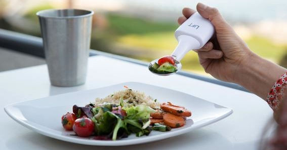 At leve med tremor – Hjælpemiddelbloggen